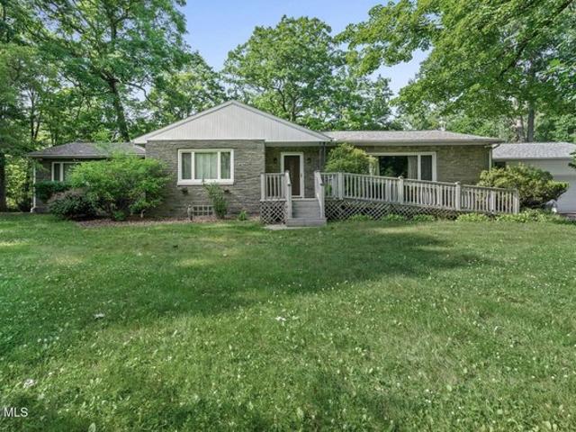 39 Woodside Dr, Glenville, NY 12302
