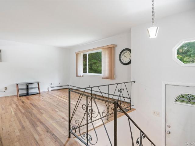 39 Wolfhollow Road