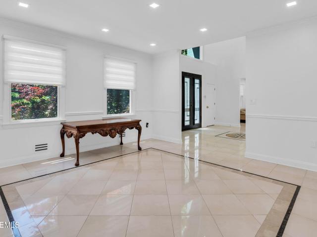 39 Arnold Boulevard