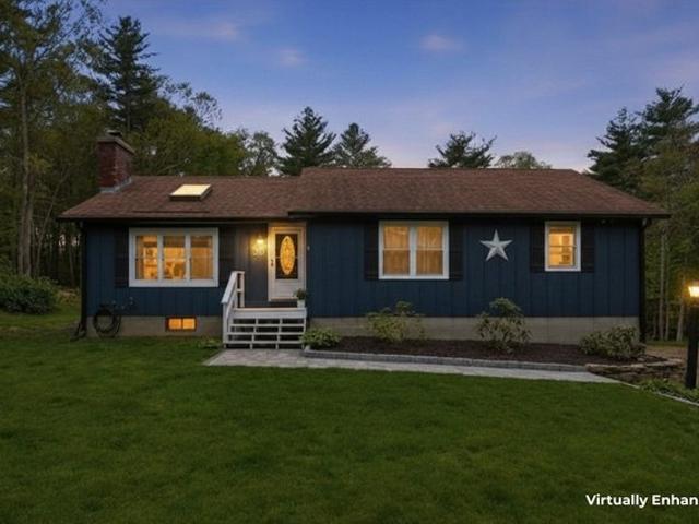 39 Arch St, Douglas, MA 01516