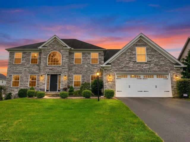 39 Bancroft Ct, Bridgeport, WV 26330