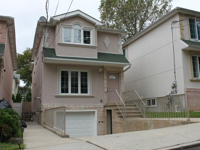 39 Bang Ter, Staten Island, NY 10305
