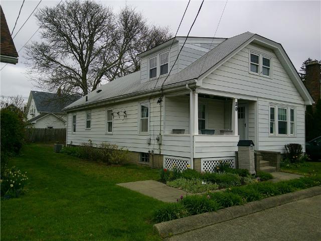 39 Benjamin St, Pawtucket, RI 02861 | MLS #1409 | Compass