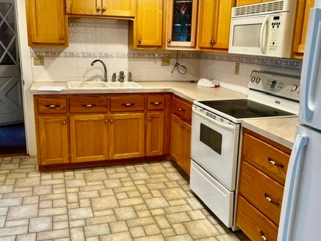 39 Beach St, Unit 1, Milford, MA 01757 | MLS #73501 | Compass