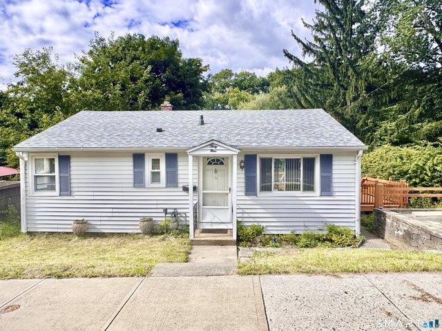 39 Brookview Ave, Waterbury, CT 06706
