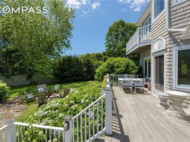 39 Brenton Rd, Newport, RI
