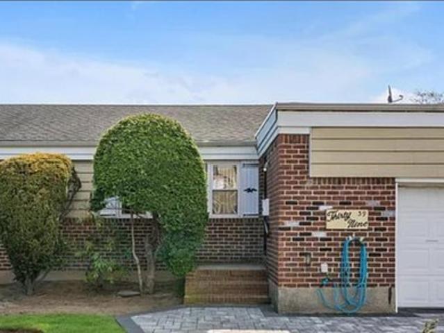 39 Caroline Ave, Elmont, NY 11003