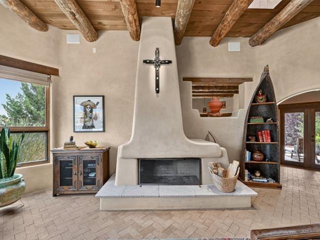 39 Centaurus Ranch Rd, Santa Fe, NM 87507