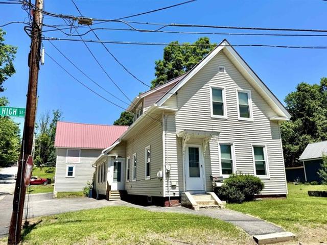 39 Chestnut St, Tilton, NH 03276