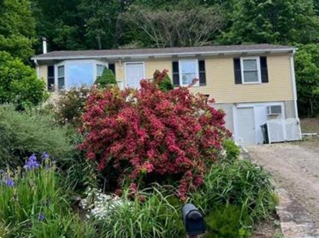 39 Chestnut St, Seymour, CT 06483