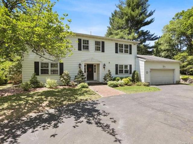 39 Cranbury Rd, Norwalk, CT 06851