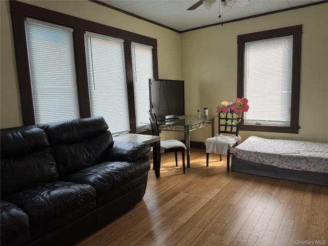 39 Crecent Place
