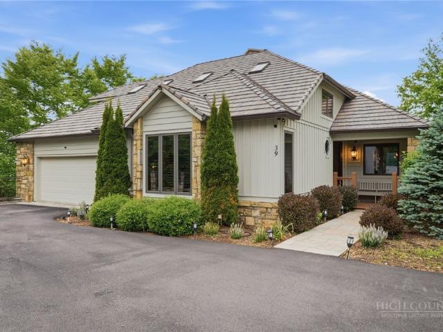 39 Crestview Lane