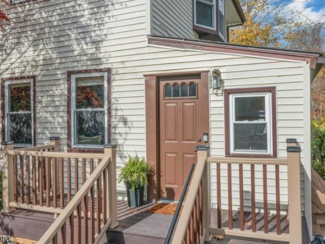 39 Delaware Rd