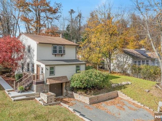 39 Delaware Rd, West Milford, NJ 07421