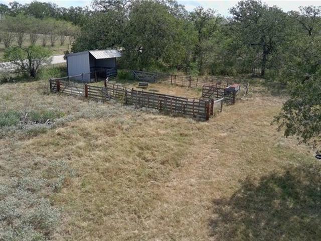 39 Dowdy, Kingsbury, TX 78638