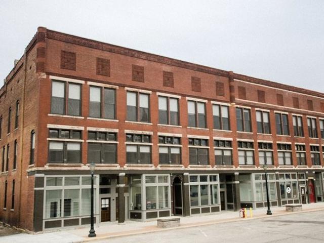 39 E Market St, Wabash, IN 46992
