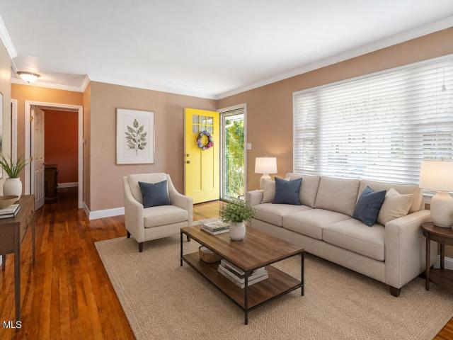 39 E Fernbank Avenue
