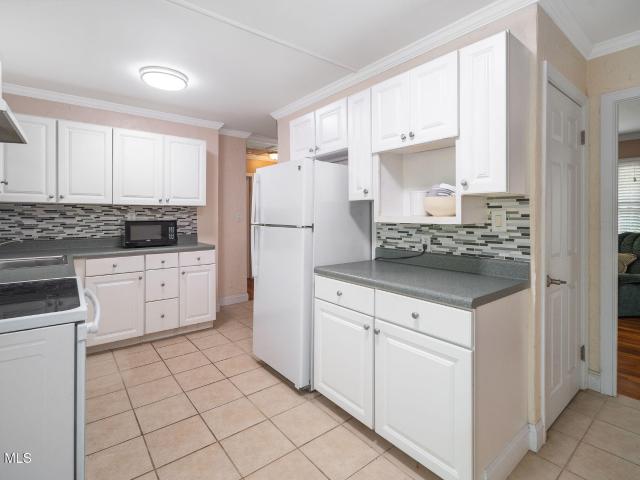 39 E Fernbank Avenue