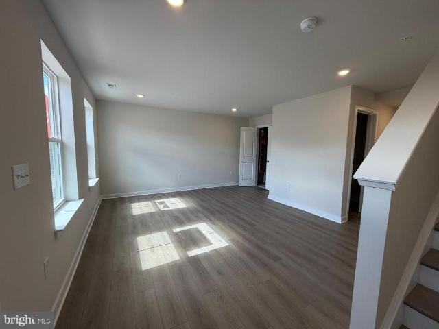 39 E Front Street