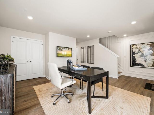 39 E Front Street