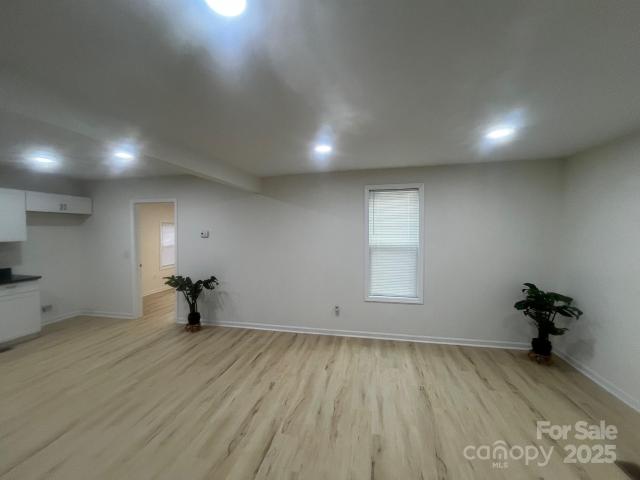 39 E White Street