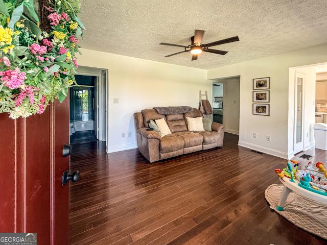 39 East Point Drive