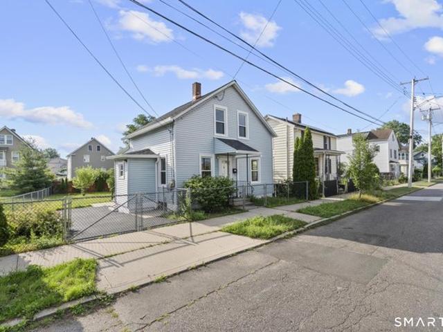 39 Edwards St, Hamden, CT 06517