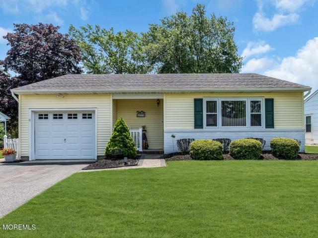 39 Eton Rd, Toms River, NJ 08757
