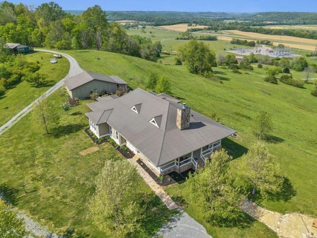 39 Fayetteville Rd, Fayetteville, TN 37334