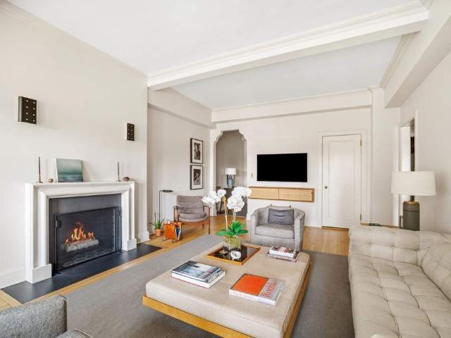 39 Fifth Avenue 8B