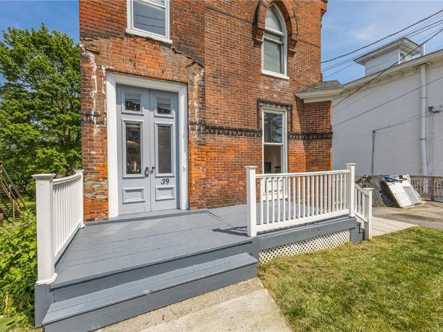 39 Genesee Street