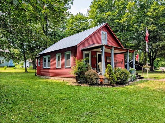 39 Golden Glow Dr, Elmira, NY 14905