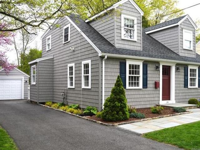 39 Green Acre Ln, Fairfield, CT 06824