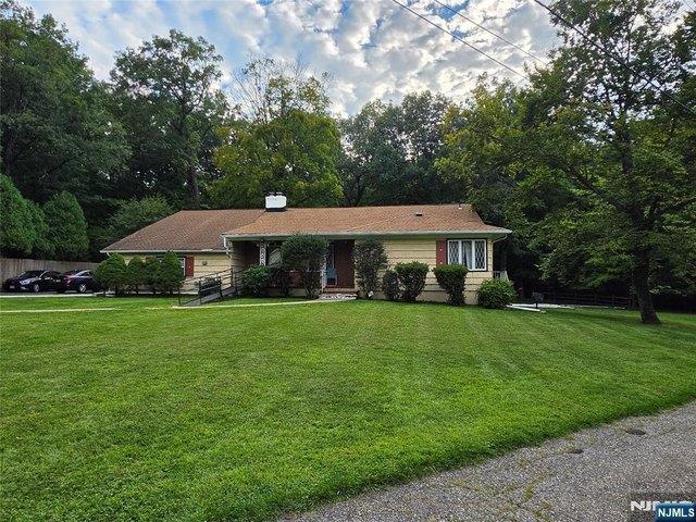 39 Greendale Rd, Cedar Grove, NJ 07009