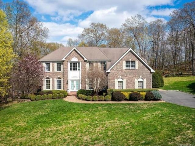39 Greenleaf Farms Rd, Newtown, CT 06470