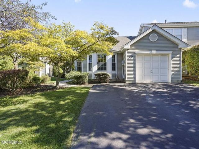 39 Hemlock Way, Freehold, NJ 07728