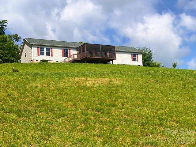 39 Henry White Ln, Leicester, NC 28748