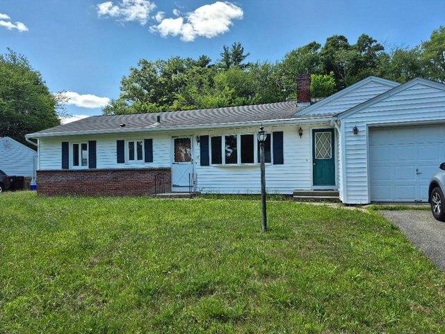 39 Higher St, Ludlow, MA 01056