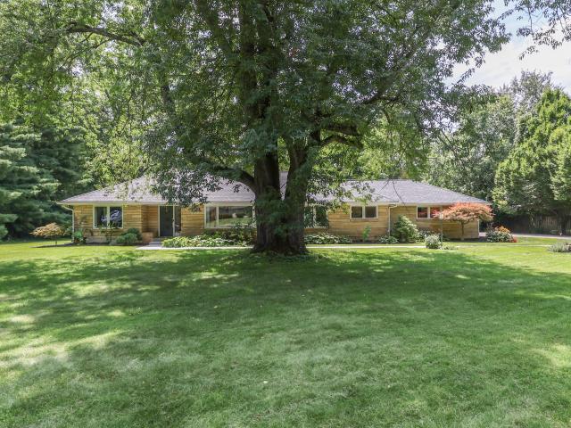 39 Highland Manor Court N