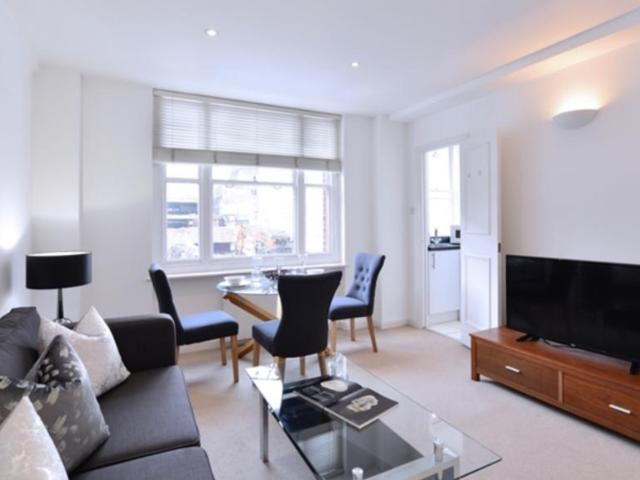 39 Hill Street, 39 Hill Street, London Studio to rent £3,207 pcm £740 pw