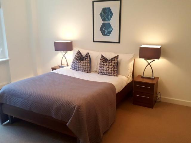 39 Hill Street, Flat 23 Hillcrest. 1 bed flat to rent £3,358 pcm £775 pw