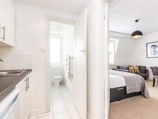 39 Hill Street, London W1J Studio to rent £2,730 pcm £630 pw