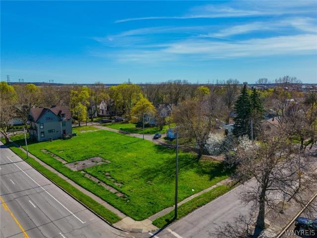 39 Hyde Park Boulevard