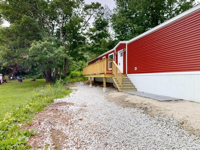 39 Imperial Dr, Eliot, ME 03903