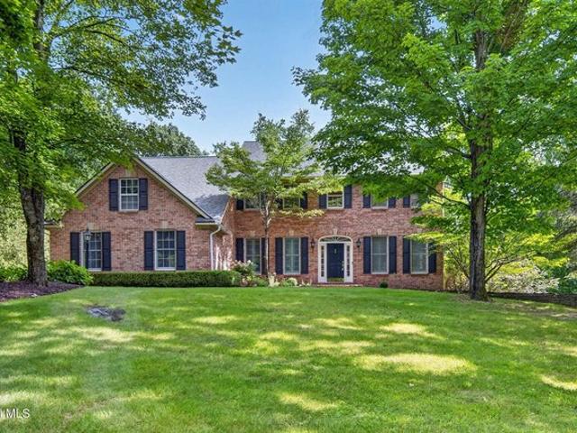 39 Indian Pipe Dr, Wynantskill, NY 12198