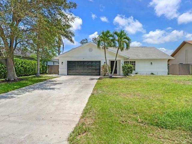 39 Johnnycake Dr, Naples, FL 34110