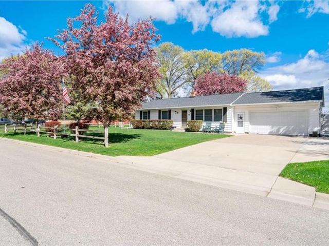 39 Labore Ave, Little Canada, MN 55117
