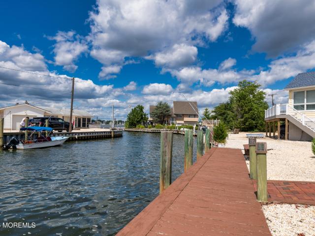 39 Lagoon Drive E