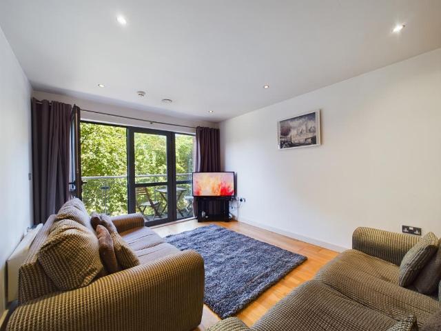 39 Leeds Street, Liverpool L3 2 bed flat to rent £1,000 pcm £231 pw